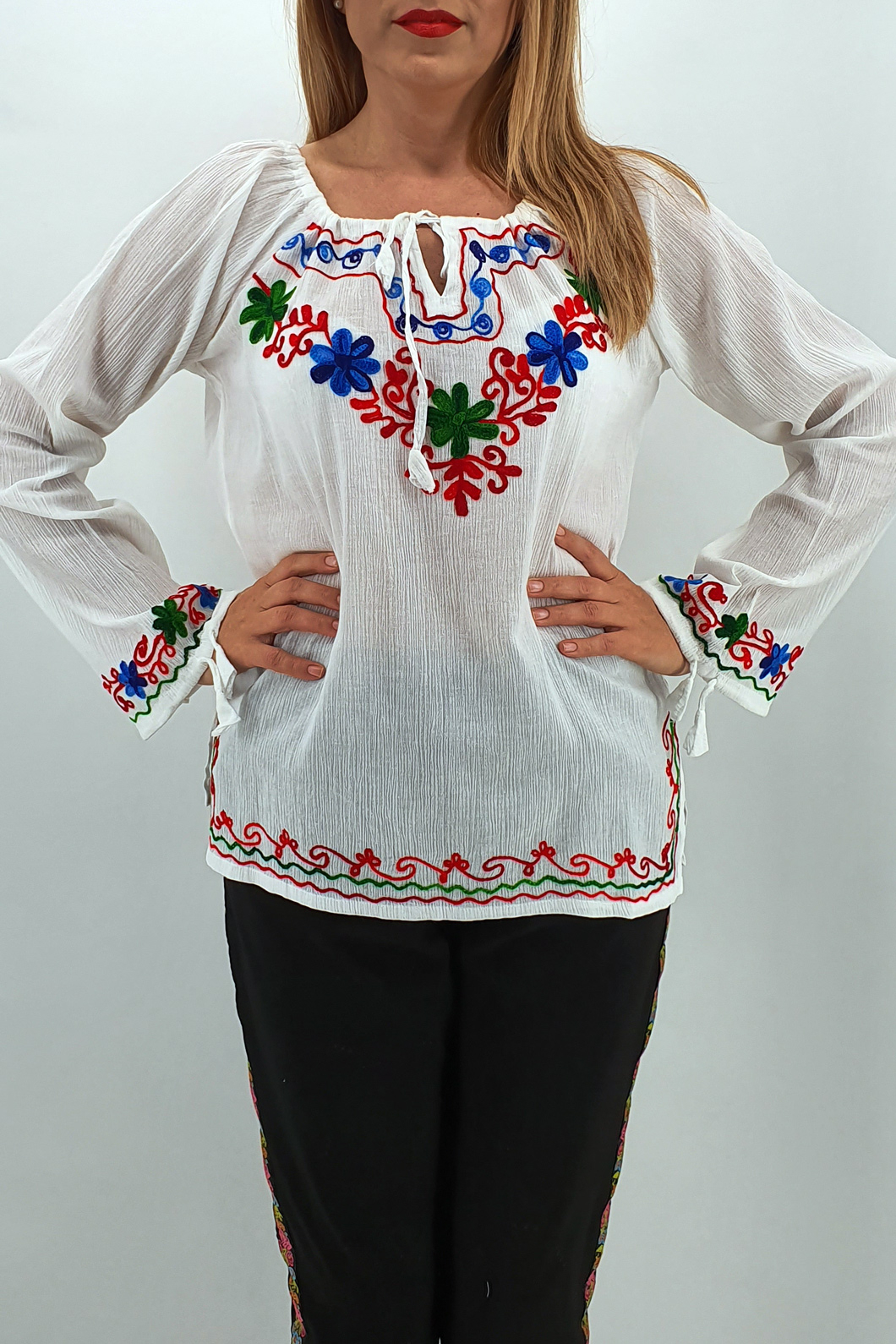 Bluza brodata Floricica. - Ie Traditionala