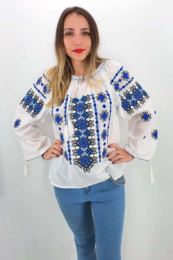 Ie Traditionala Iana. - Ie Traditionala