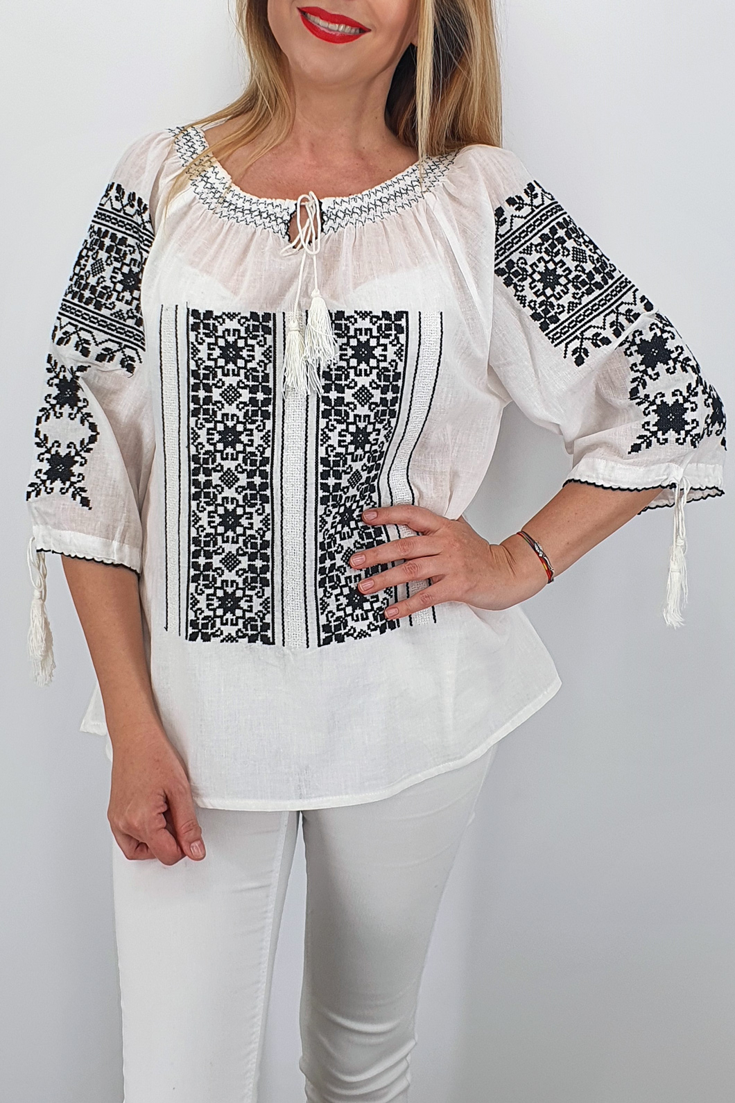 Ie Traditionala Melania 2 - Ie Traditionala