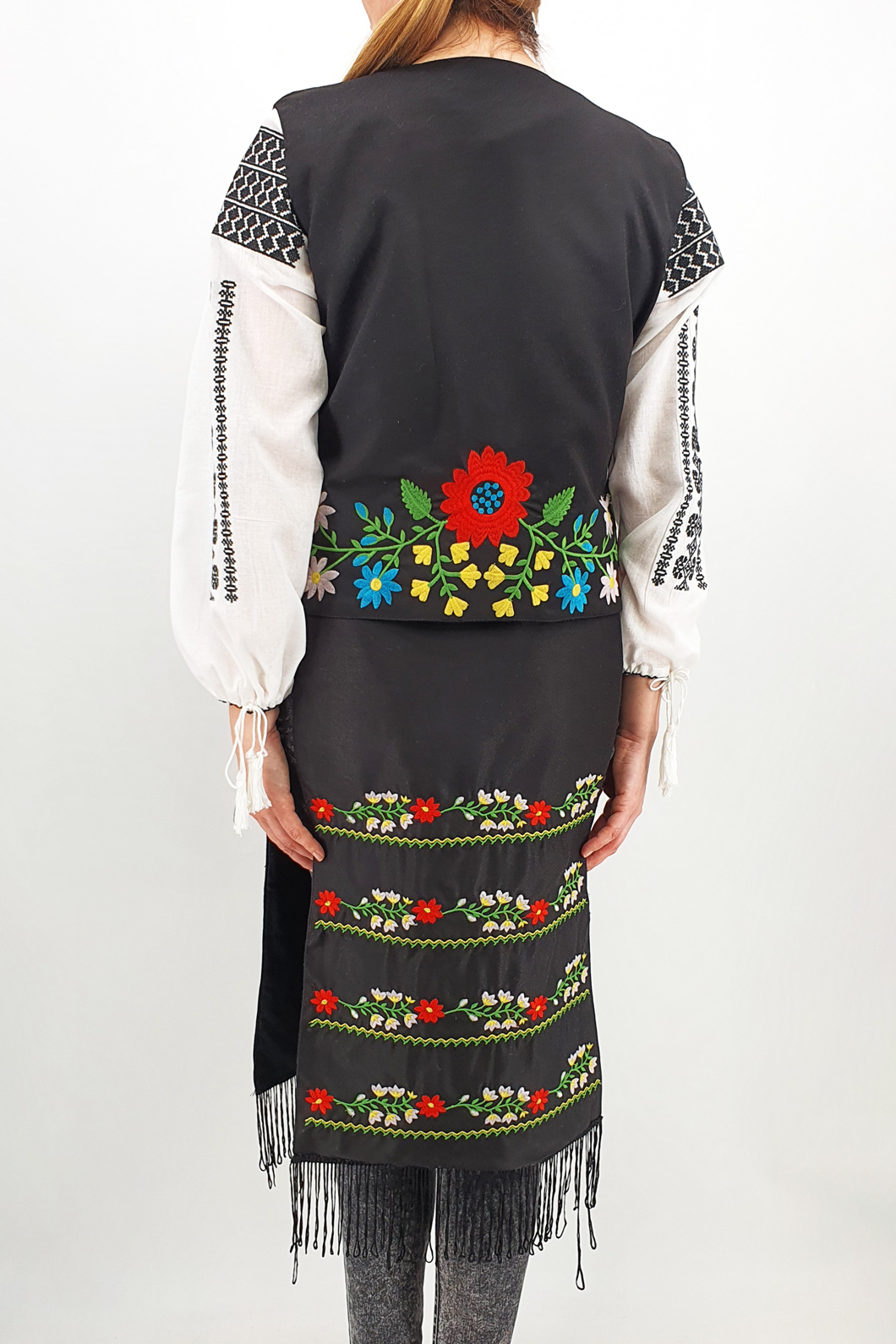 SET - 2 Fote brodate cu model traditional 4 - Ie Traditionala