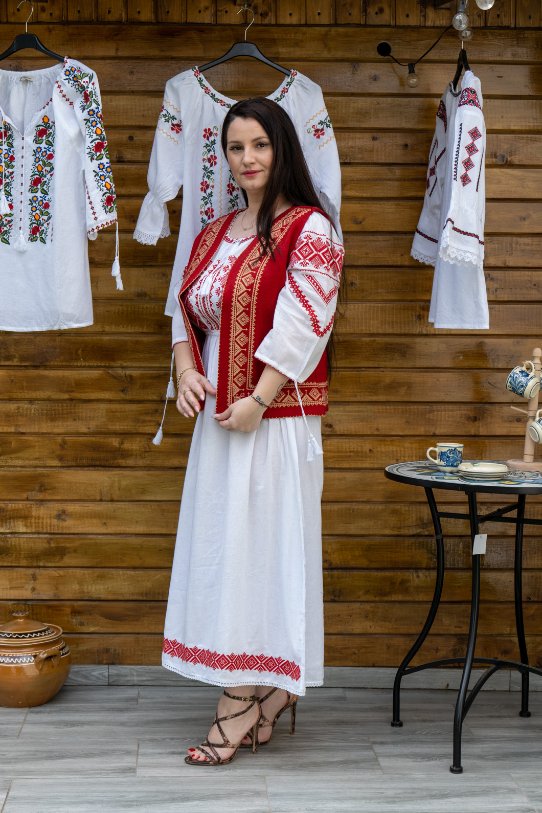 Vesta brodata cu model traditional Olguta. - Ie Traditionala