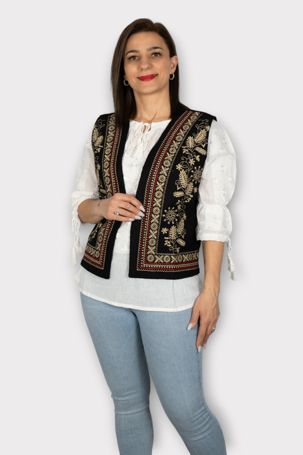 Vesta brodata cu model traditional Alina 20. - Ie Traditionala