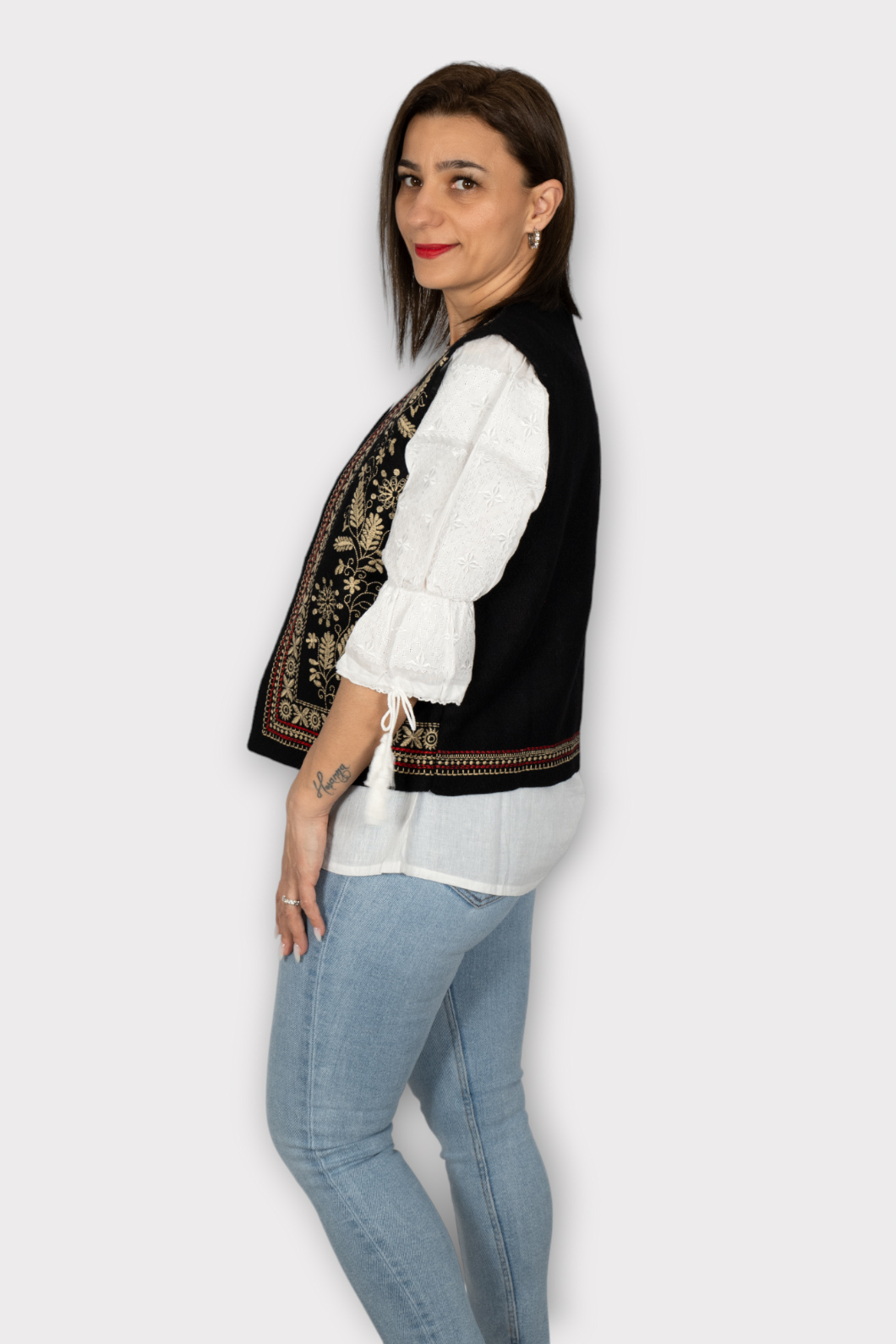 Vesta brodata cu model traditional Alina 20. - Ie Traditionala